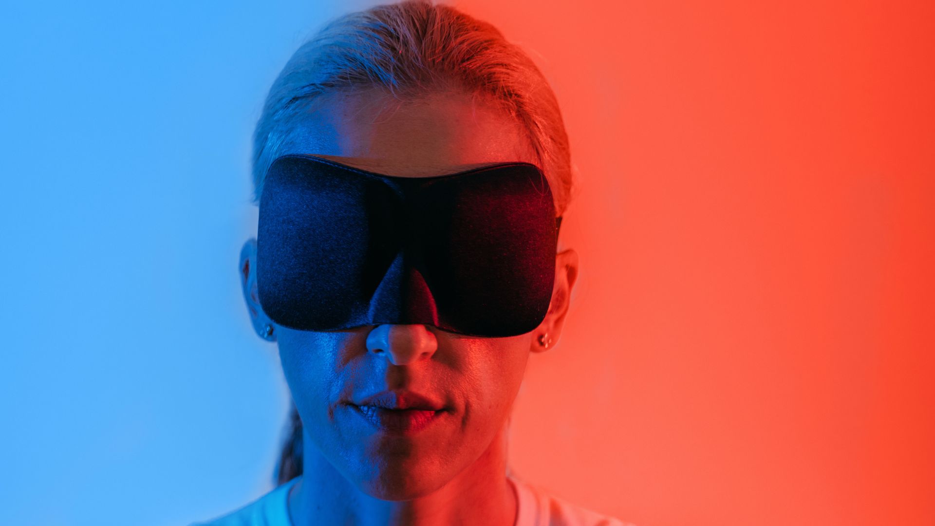 The Surprising Benefits of Red Light Therapy - Teemaree